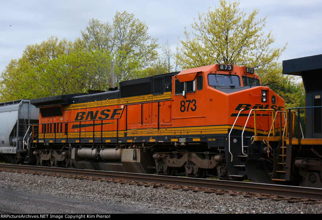 BNSF 873 on NS 64K